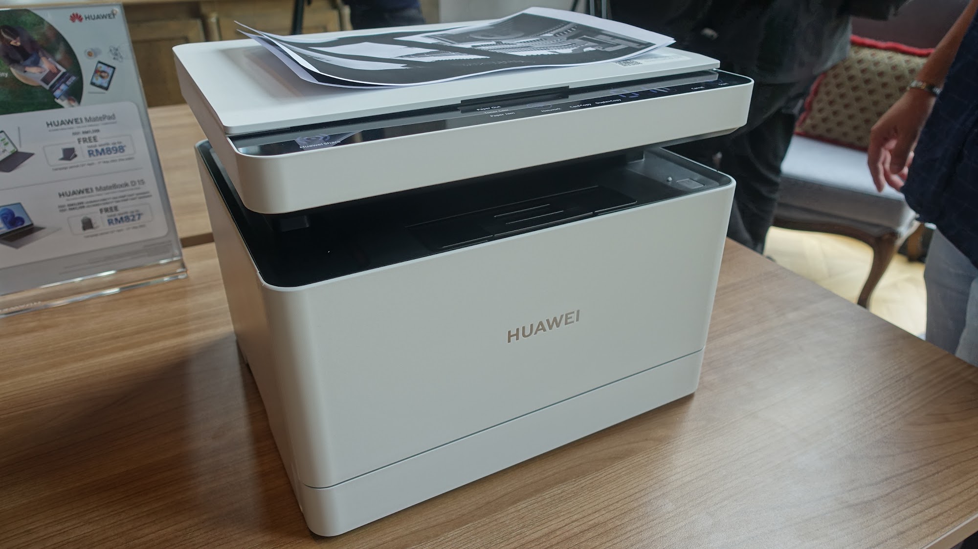 HUAWEI PixLab X1 printer, Sound Joy speaker and Mesh 3 Wi-Fi router ...