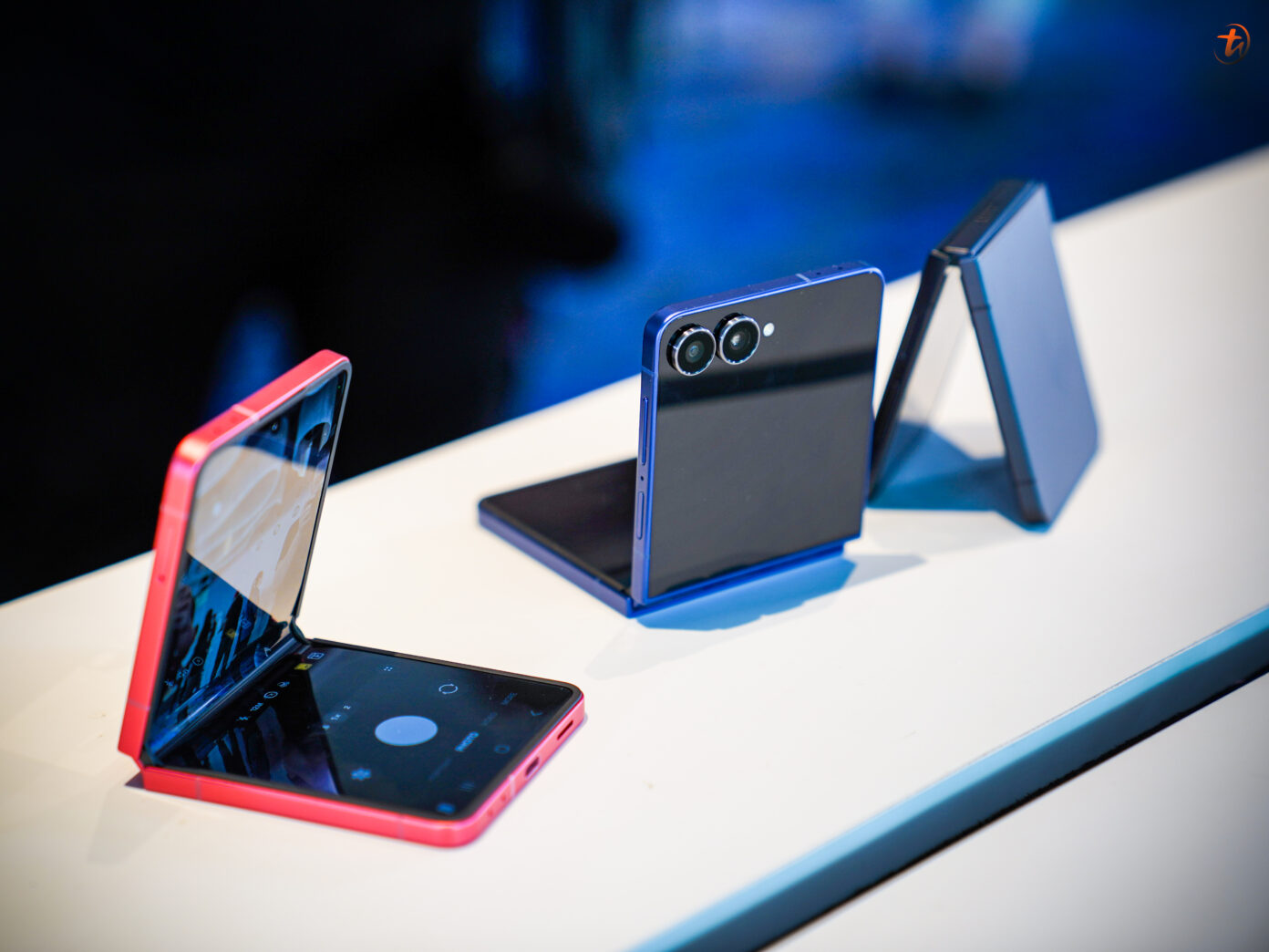 Samsung Galaxy Z Flip7 review – A clamshell foldable phone with a focus ...