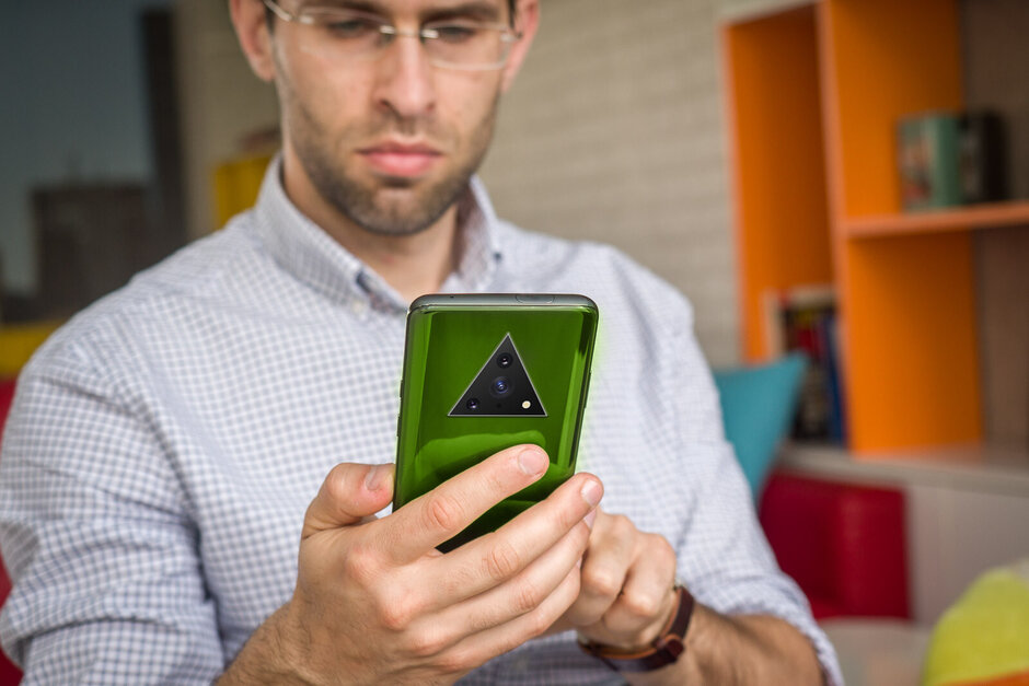 Two guys came up with new camera bump designs & smartphone brands ...